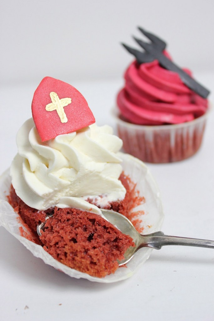 { 24 Days of Cookies } – Day 6: Nikolo & Krampus Cupcakes – Orangenmond